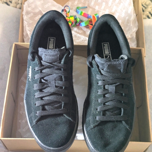 Puma | Shoes | Puma Black Suede Classic Sneakers Womens Size 65 Nwob ...